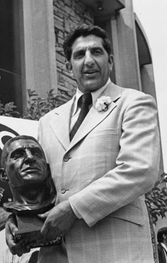 NFL Hall of Fame | SPORTS TEAM HISTORY