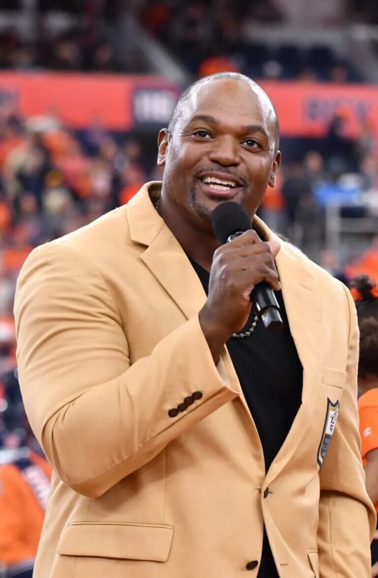 Dwight Freeney Hall of Fame NFL | SPORTS TEAM HISTORY