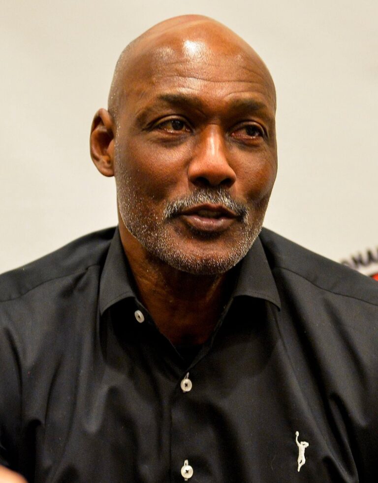 Karl Malone Hall of Fame NBA | SPORTS TEAM HISTORY